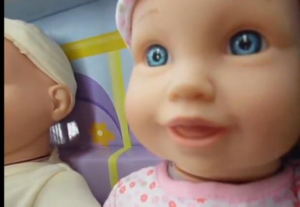 Etats-Unis : la poupée qui dit des insultes aux enfants ! - Paperblog Etats-Unis : la poupée qui dit des insultes aux enfants ! - Paperblog