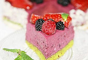 Entremet aux fruits rouges et pistache - Paperblog